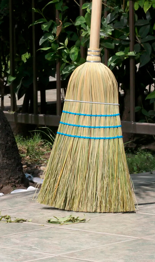 Heavy Duty Corn Broom – Reynera